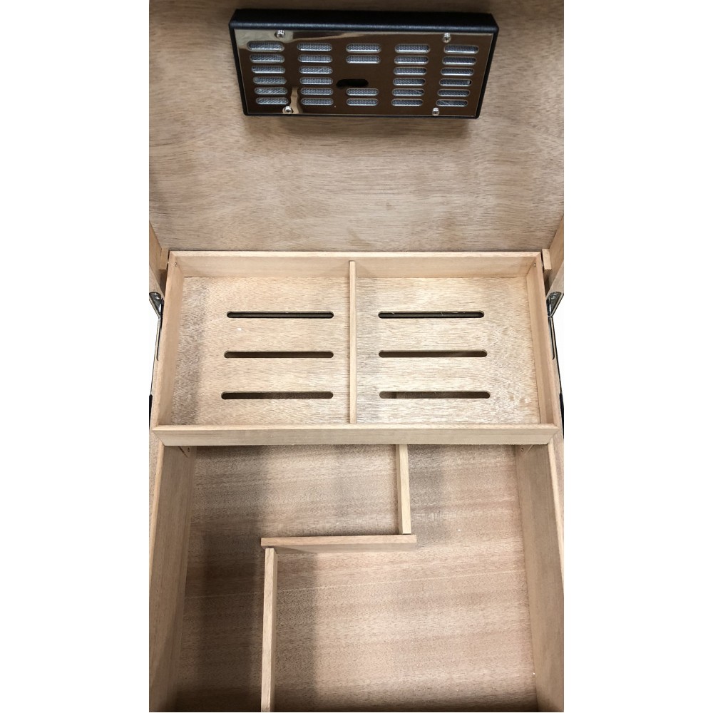 Hampton 200 Ct. Lacquer Black Humidor – Planet Cigars